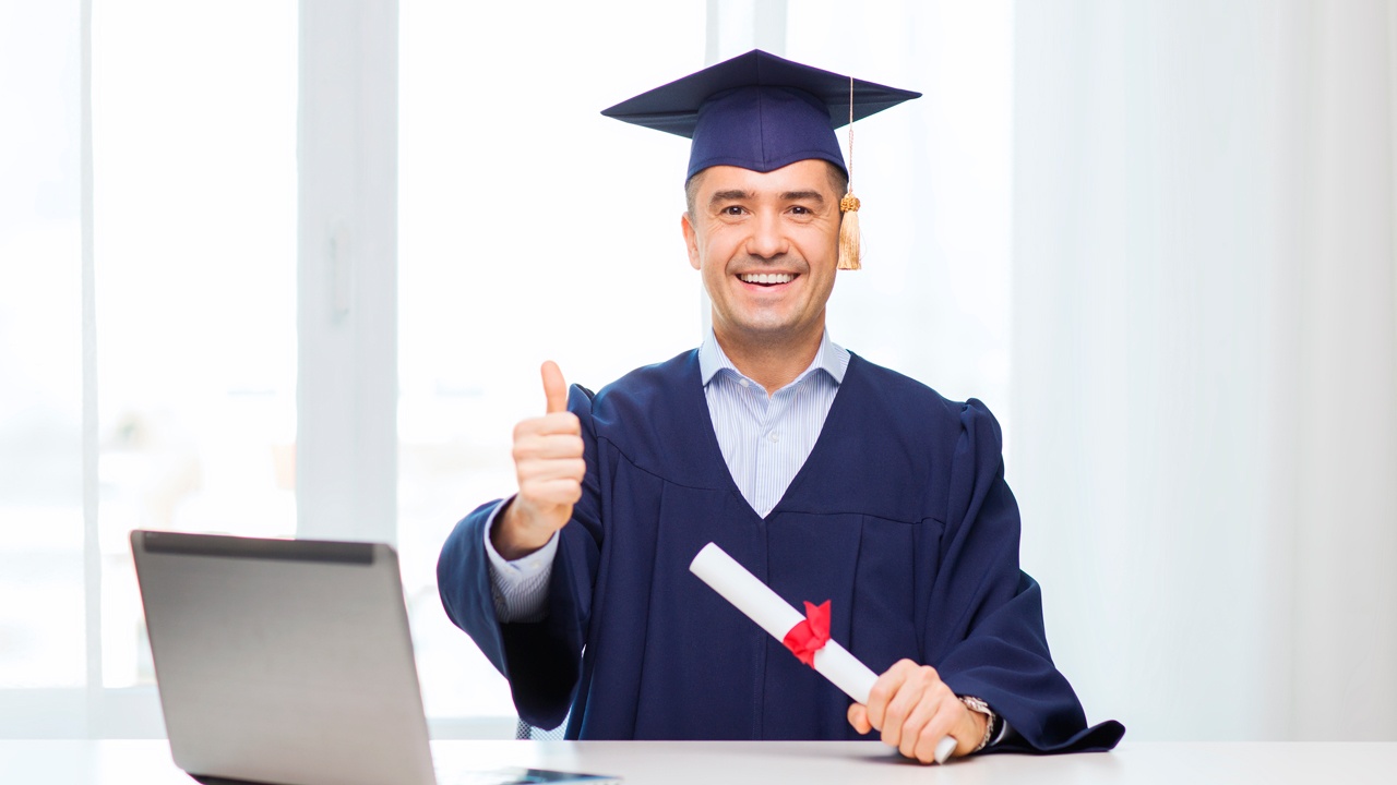 Conoce las diferencias entre Diploma y Maestría